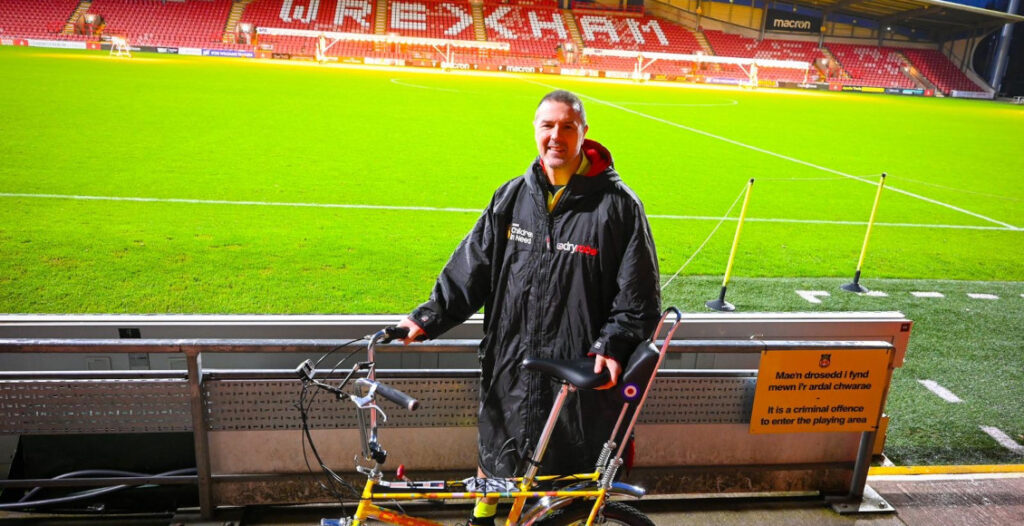 Paddy McGuinnes sets off on his cycle challenge for Children in Need ...